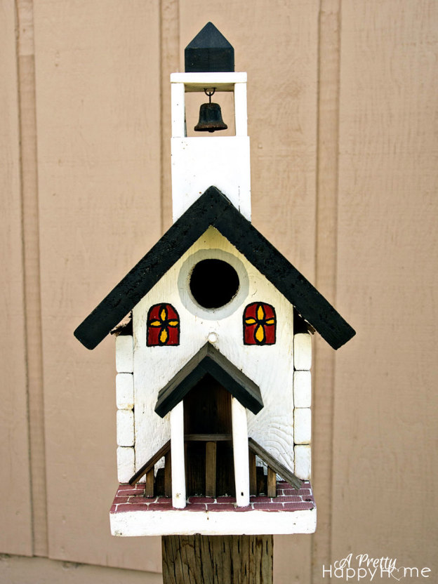 Birdhouse on a Post – A Pretty Happy Home