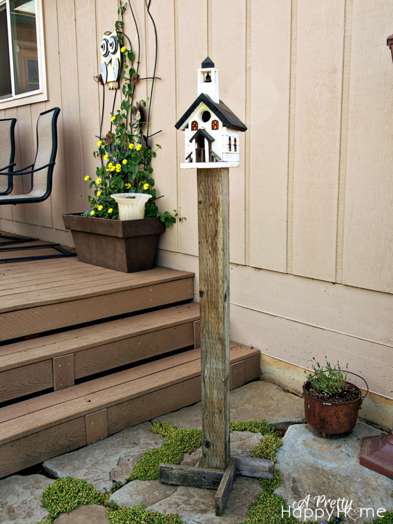 Birdhouse on a Post – A Pretty Happy Home