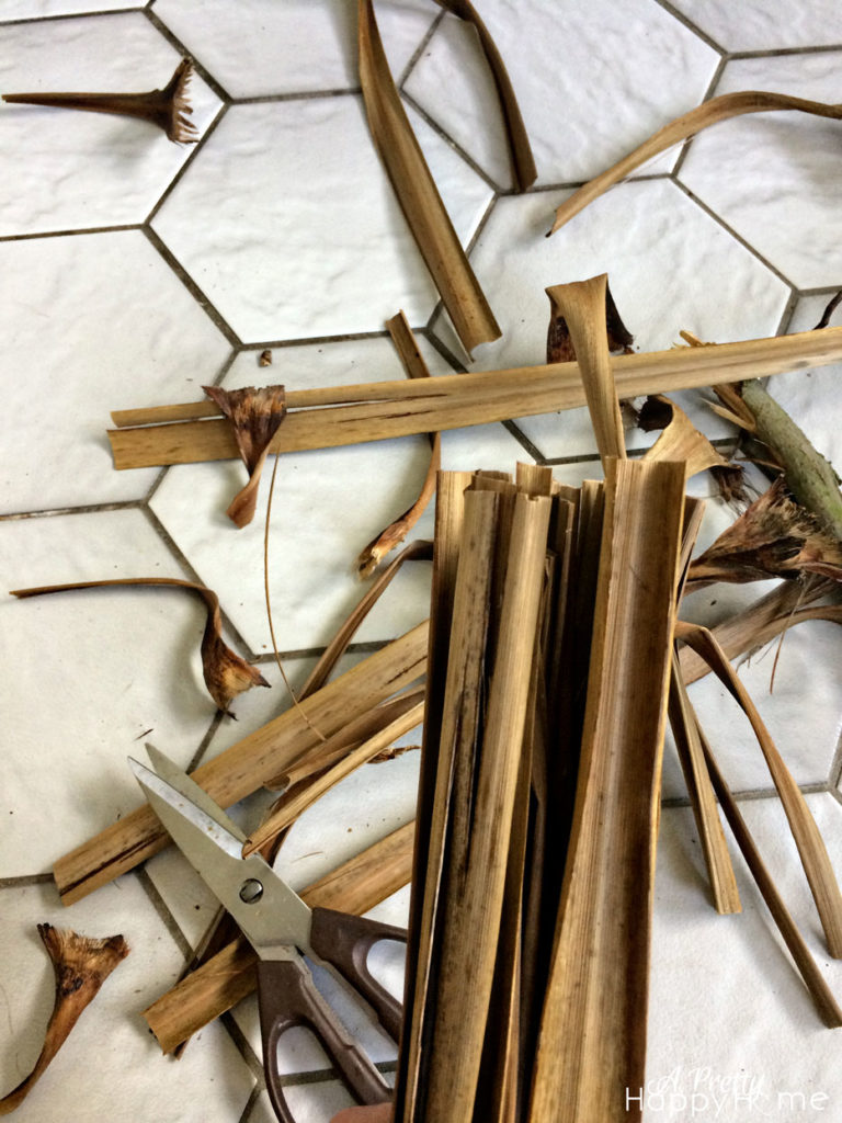 DIY Palm Leaf Broom – A Pretty Happy Home