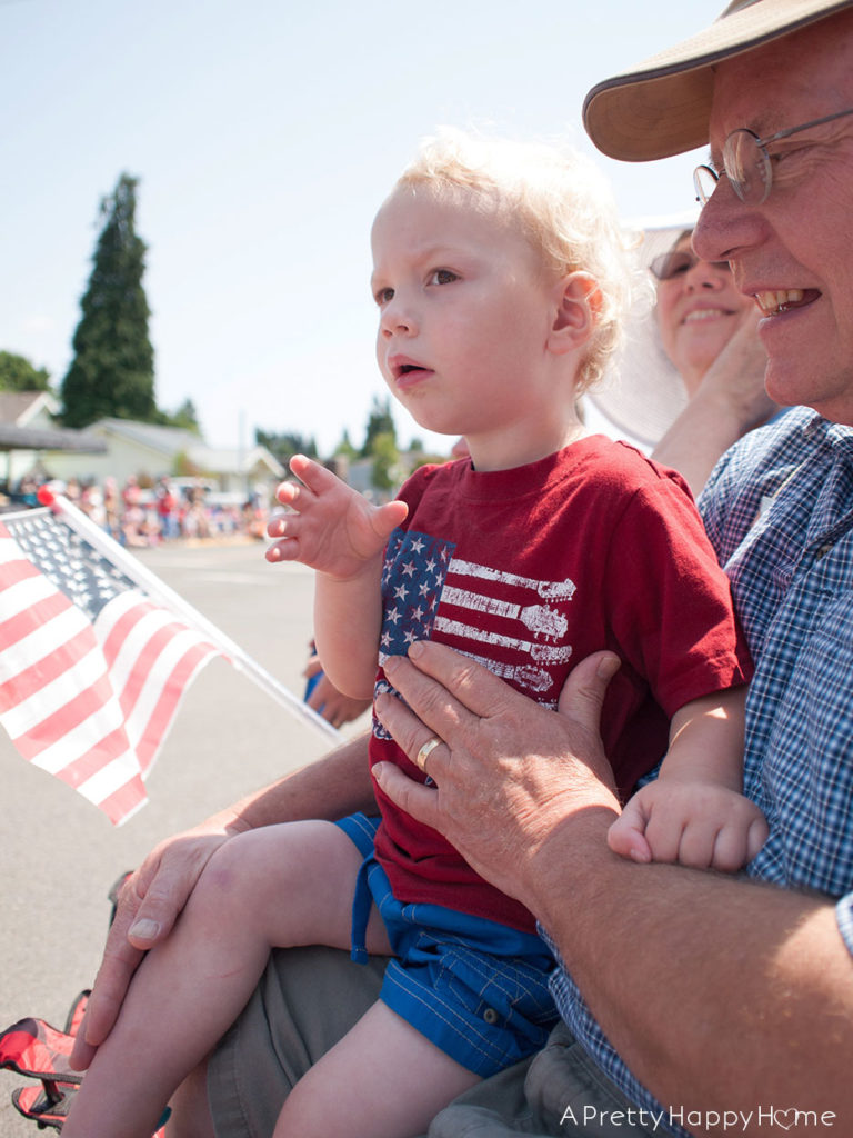 10 Tips for Surviving a Parade With Kids – A Pretty Happy Home