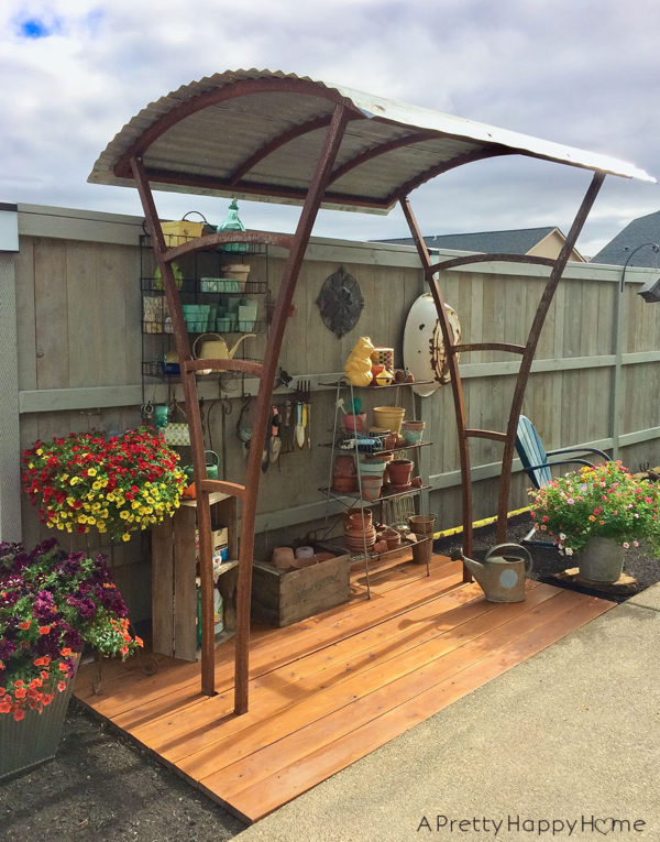 Bus Stop Gardening Station – A Pretty Happy Home