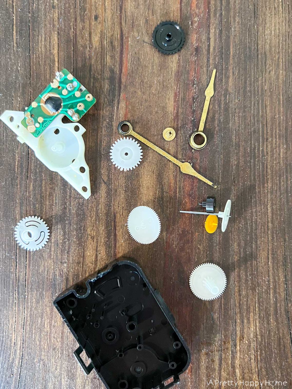 How To Turn A Clock Into A Picture Frame – A Pretty Happy Home